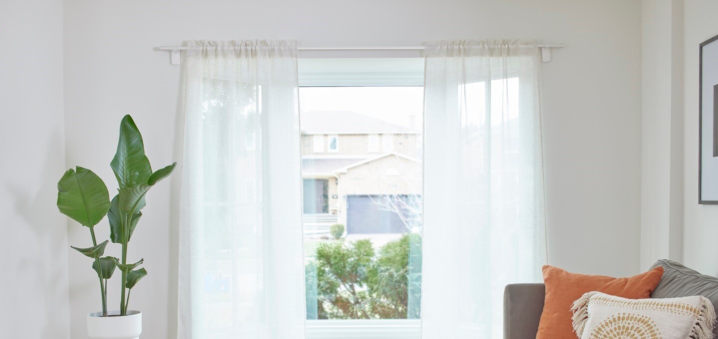 Hang Curtains Without Damaging Walls | Command™ Hooks | 3M Australia