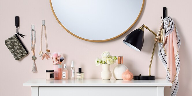 Types of Wall Hooks for Your Home | Command™ | 3M Australia